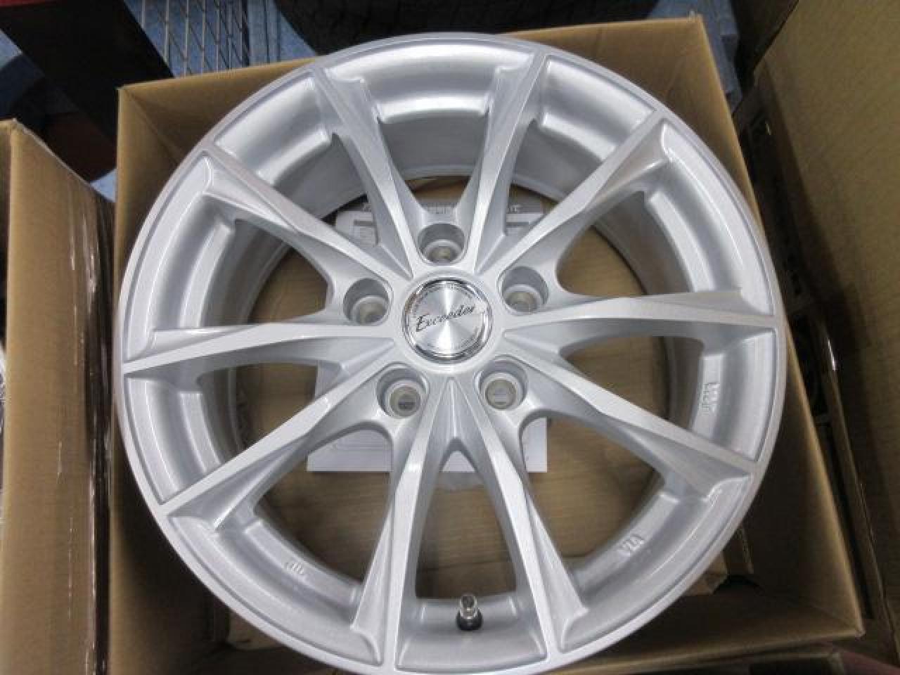 HOT STUFF Exceeder E06 シルバー 6.5Jx16+38 114.3-5H 新品 4本セット | カー用品 アルミホイール 16インチホイールを通販で購入する | 中古カー ...
