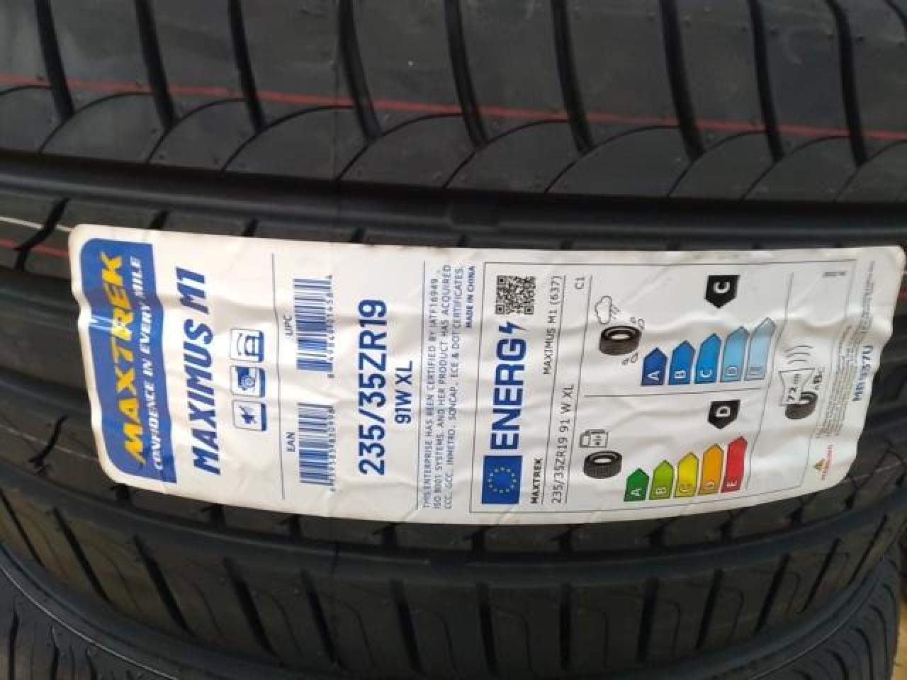 MAXTREX MAXIMUS M1 235/35R19 | カー用品 タイヤ 19インチタイヤを通販で購入する | 中古カー＆バイク用品の ...