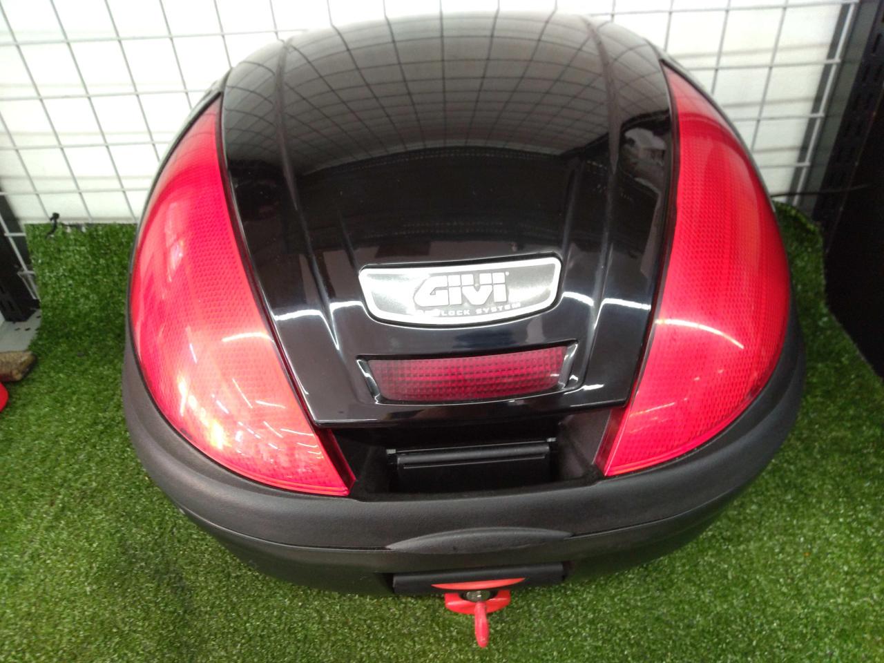 【GIVI(ジビ)】E370 トップケース 37L 鍵2本付き 外寸:幅480高さ325奥行415(mm) 交換用ケースリッド(蓋) -ブラック- | バイク用品 ツーリング用品 BOX(二輪 ...
