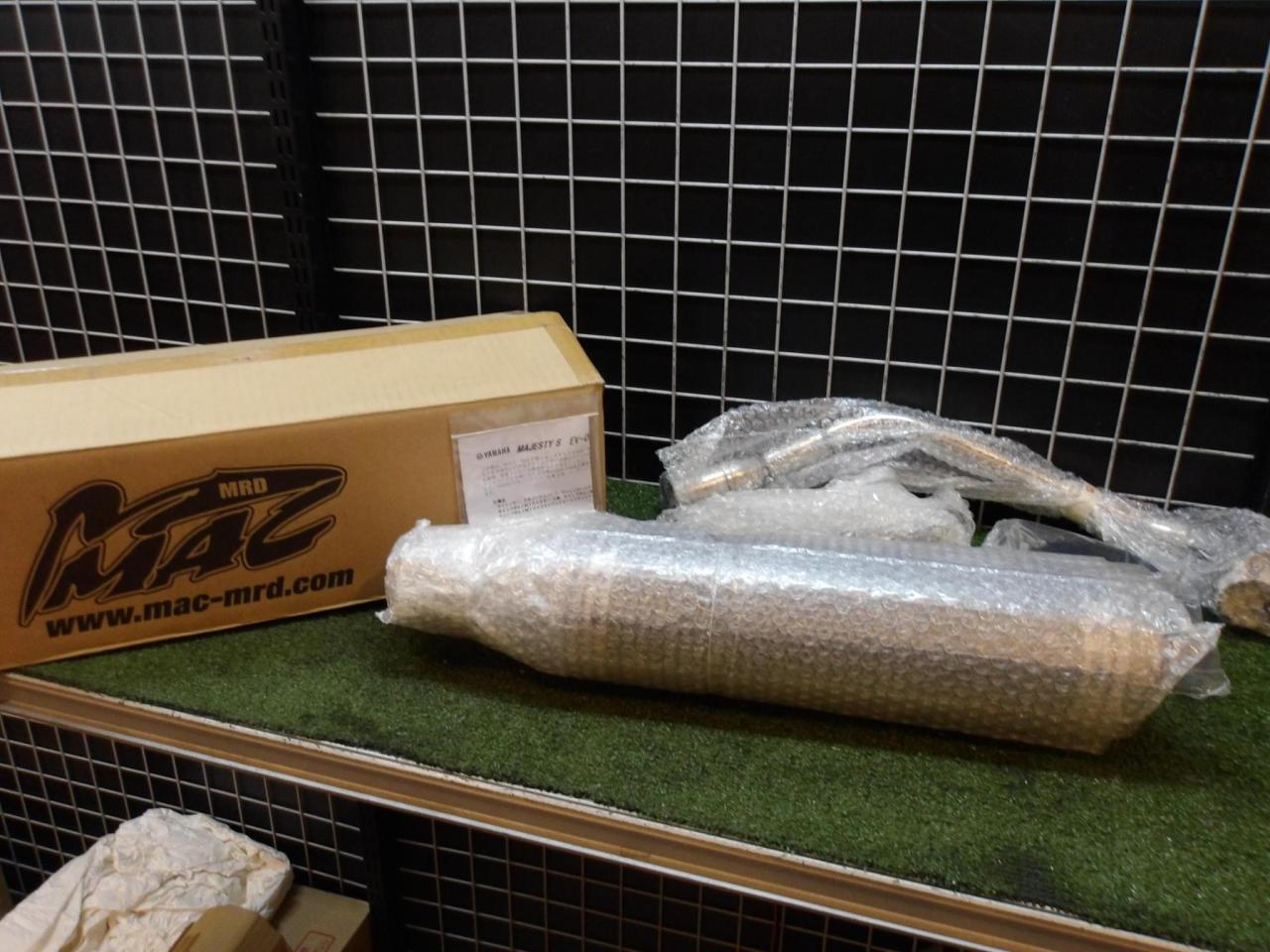 MAC MRD EV-003-MBメタルブラック ステンレス(SUS304)フルエキゾースト 政府認証 マジェスティS(JBK-SG28J) | バイク用品 マフラー フルエキゾースト(二輪 ...