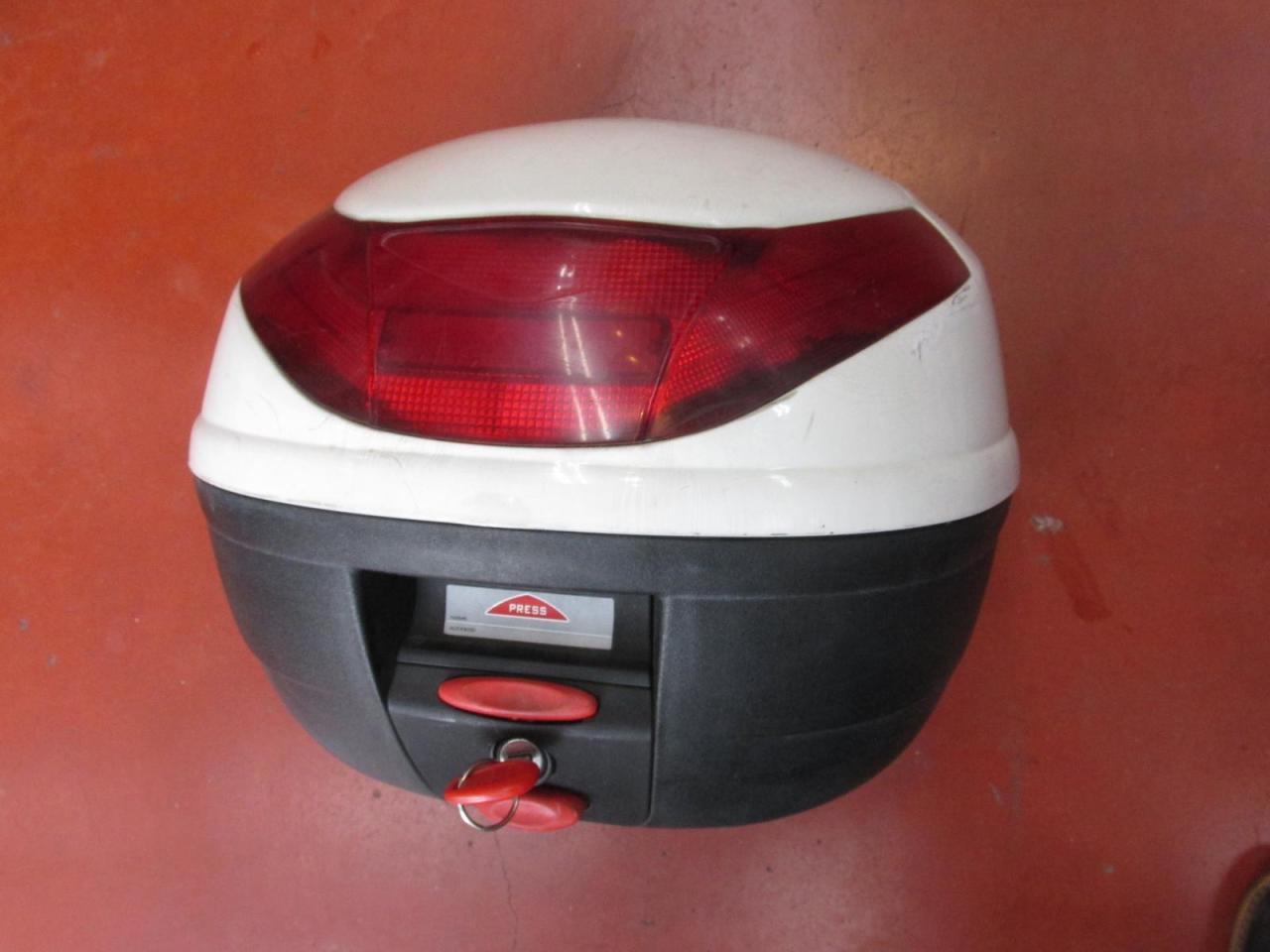 GIVI(ジビ) E260モノロックケース(ベース無) 【容量約26L】 | バイク用品 ツーリング用品 BOX(二輪)を通販で購入する | 中古カー＆バイク用品の販売ならアップガレージ