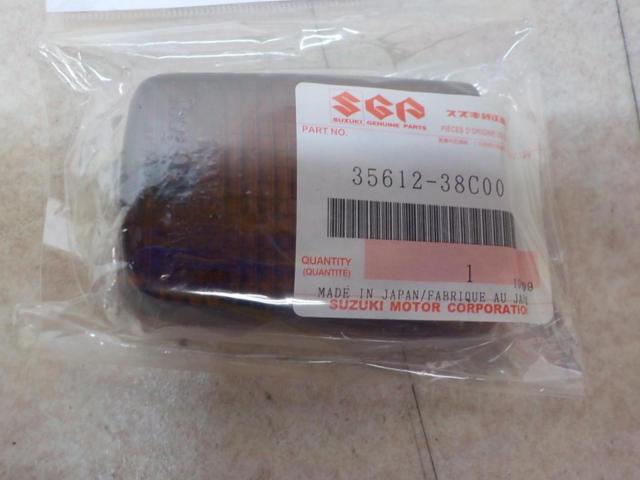 SUZUKI(スズキ) 純正ウィンカーレンズ 品番35612-38C00 カタナ | 中古品 | アップガレージ ライダースナップス三鷹東八店 | バイク用品 電装品 ウインカー(二輪)を通販 ...