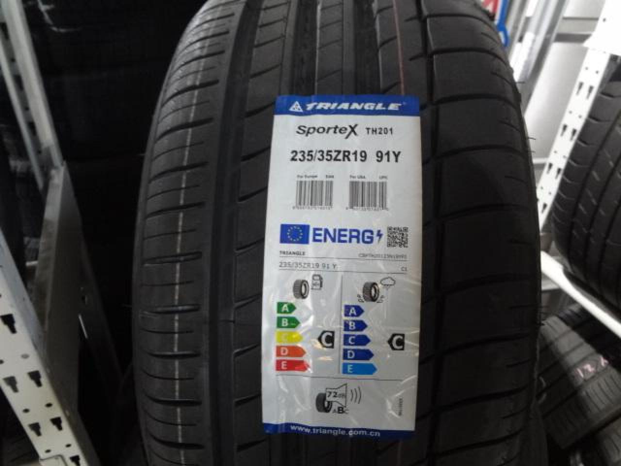 TRIANGLE TH201 | カー用品 タイヤ 19インチタイヤを通販で購入する | 中古カー＆バイク用品の販売ならアップガレージ