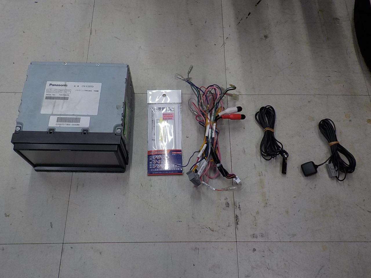 Panasonic CN-E205D 【『音の匠』が上質なサウンドを響かせる Eシリーズ】 ’15年モデル ※DVD-V再生不可モデル | カー用品 カーナビ(地デジ） AV一体メモリーナビ ...