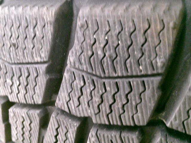 【DUNLOP】 WINTER MAXX WM02 | カー用品 スタッドレスタイヤ 14インチスタッドレスタイヤを通販で購入する | 中古カー＆バイク用品の販売ならアップガレージ