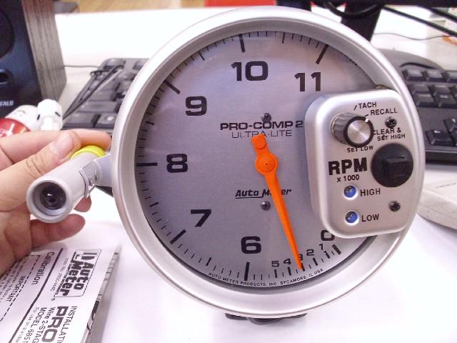 AutoMeter PRO-COMP2 タコメーター シルバーパネル 5インチ | カー用品 メーター系 メーターを通販で購入する | 中古カー＆バイク用品の販売ならアップガレージ