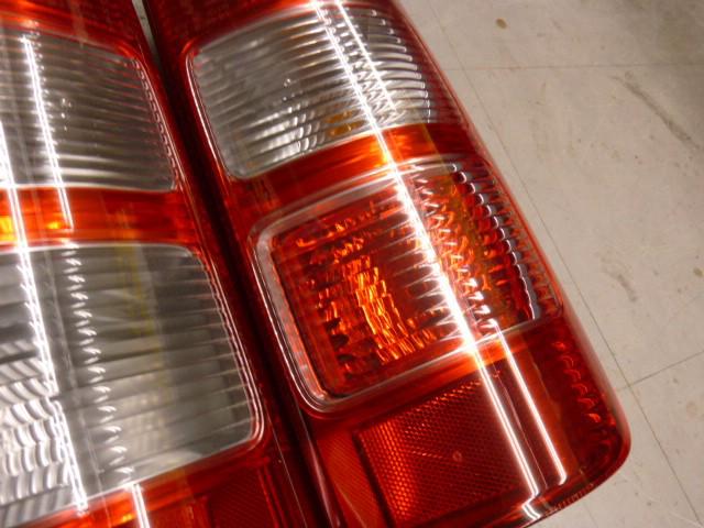 TOYOTA 200系 ハイエース コミューター 4型 寒冷地仕様純正テールレンズ | カー用品 ボディパーツ テールレンズを通販で購入する ...