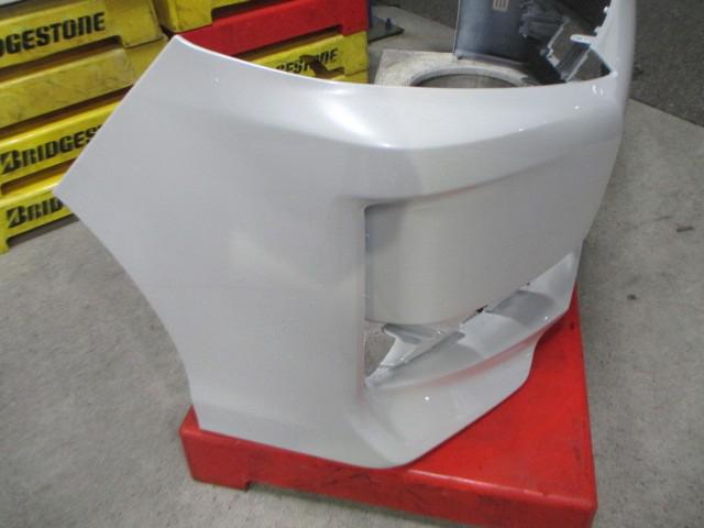 TOYOTA 80ヴォクシー(ハイブリット)純正フロントバンパー | カー用品 ボディパーツ フロントエアロを通販で購入する | 中古カー ...