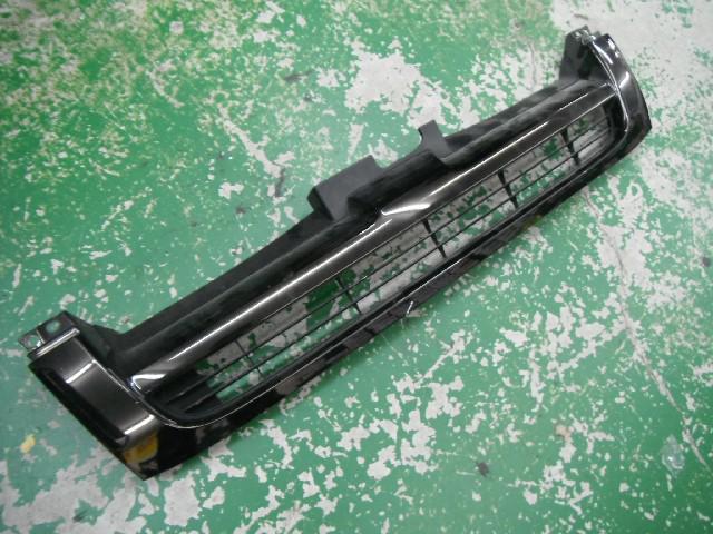 TOYOTA ハイエース200系純正 フロントグリル (53100-26210/53100-26220/53111-26340/53111 ...