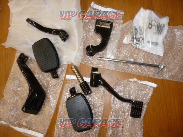 HARLEY-DAVIDSON ファーザー・フォワード・ミッドコントロールキット グロスブラック 品番50700028 | バイク用品 ...