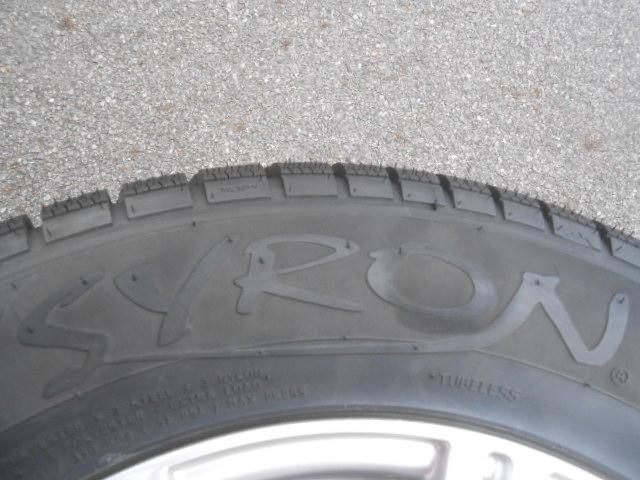 SYRON EVEREST SUV | カー用品 スタッドレスタイヤ 16インチスタッドレスタイヤを通販で購入する | 中古カー＆バイク用品の ...