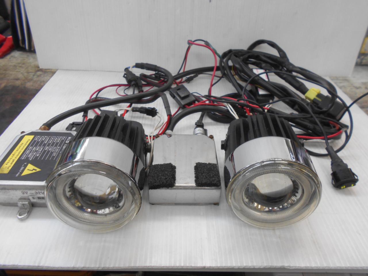 メーカー不明 80パイ CCFLイカリング搭載HIDプロジェクターフォグKIT | カー用品 電装系 フォグランプを通販で購入する | 中古カー＆バイク用品の販売ならアップガレージ