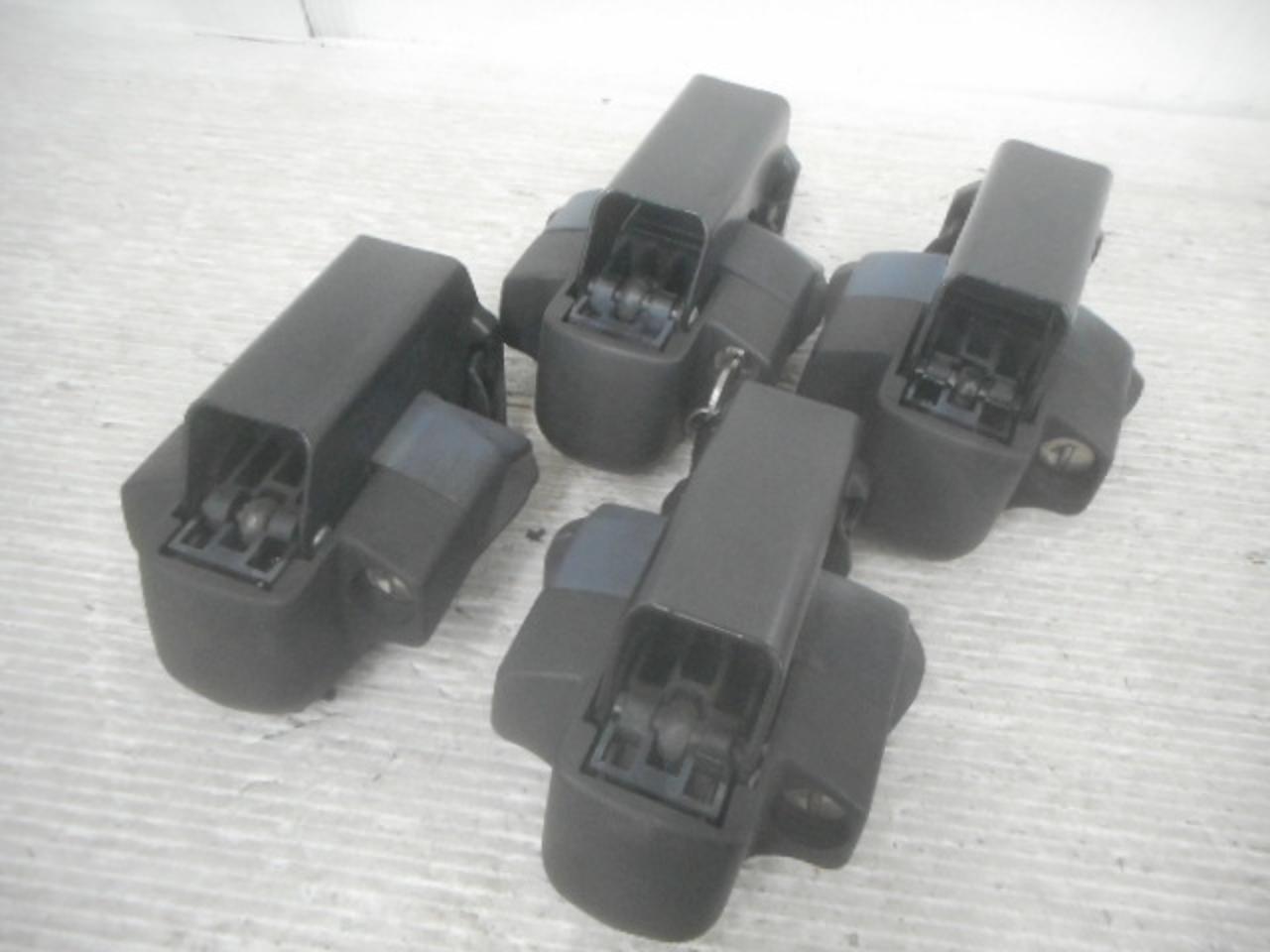 THULE 1054ベースキャリアフットセット ★フットのみ!!別途バーをご用意下さい!!★ | カー用品 キャリアを通販で購入する | 中古 ...