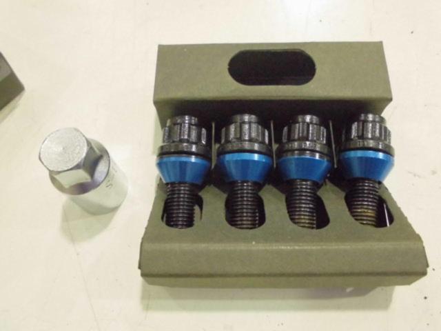 【中古】RAYS Formula Bolt ホイールロックボルト SCM435 A7075 M12×P1.5 28mm 60° テーパーブルー ...