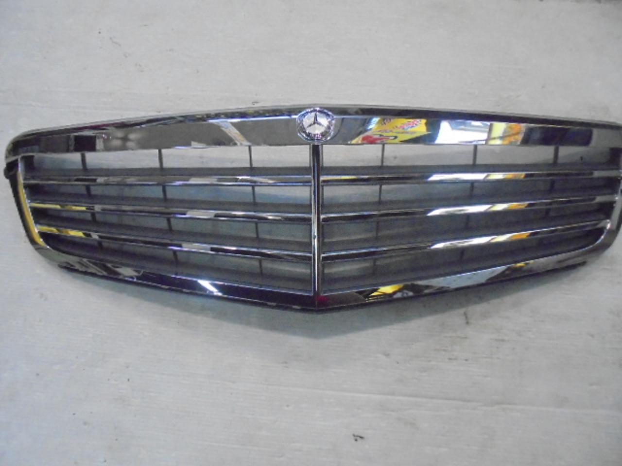 メルセデスベンツ純正 W204 Cクラス ベンツ エレガンスフロントグリル(品番:A2048801283) | カー用品 ボディパーツ グリル ...