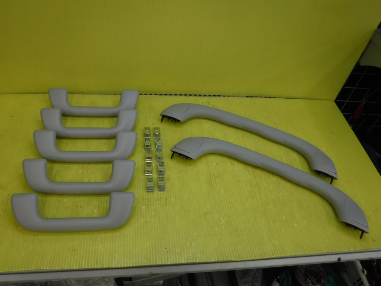 トヨタ純正(TOYOTA) エスクァイア 純正アシストグリップ | カー用品 インテリア その他インテリアを通販で購入する | 中古カー ...