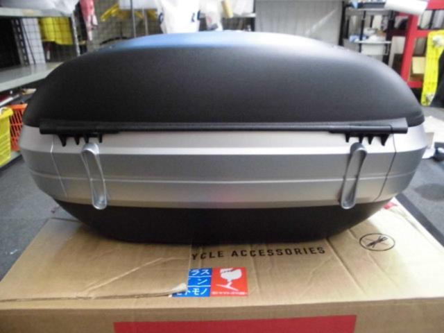 GIVI(ジビ) E55 MAXIMA トップケース 品番70902 | バイク用品 ツーリング用品 BOX(二輪)を通販で購入する | 中古 ...