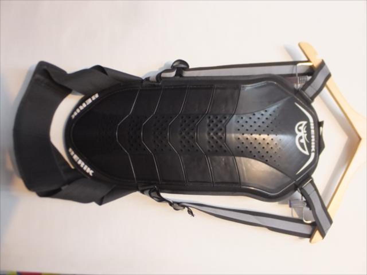 BERIK(ベリック) バックプロテクター(P-184-BK) 【フリーサイズ】 | バイク用品 プロテクター プロテクター(二輪)を通販で購入する | 中古カー＆バイク用品の販売ならアップガレージ