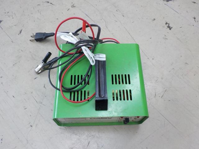 Daisy CB-40AM バッテリーチャージャー | カー用品 メンテナンス その他メンテナンスを通販で購入する | 中古カー＆バイク用品の販売ならアップガレージ