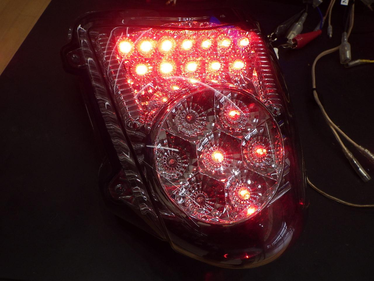 ワケアリ POSH(ポッシュ) 【’08 GSX-1300R HAYABUSA(隼/ハヤブサ)】 カスタムLEDテールランプユニット【スモーク】 | バイク用品 電装品 テールランプ(二輪)を ...