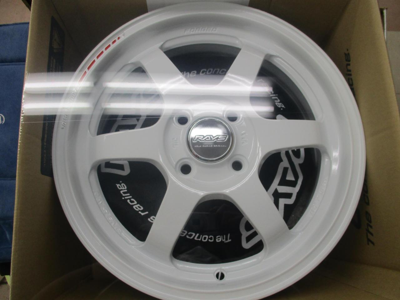 RAYS(レイズ) VOLK RACING(ボルク レーシング) TE37 KCR REDOT EDITION ホワイト | カー用品 アルミホイール 15インチホイールを通販で購入する ...
