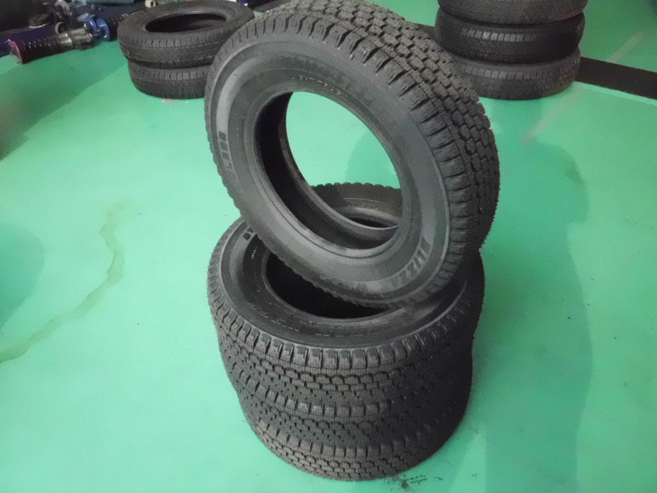 BRIDGESTONE BLIZZAK W965 ☆145R12LT 6PR☆ | カー用品 スタッドレスタイヤ 12インチスタッドレスタイヤを通販で購入する | 中古カー＆バイク用品の販売 ...