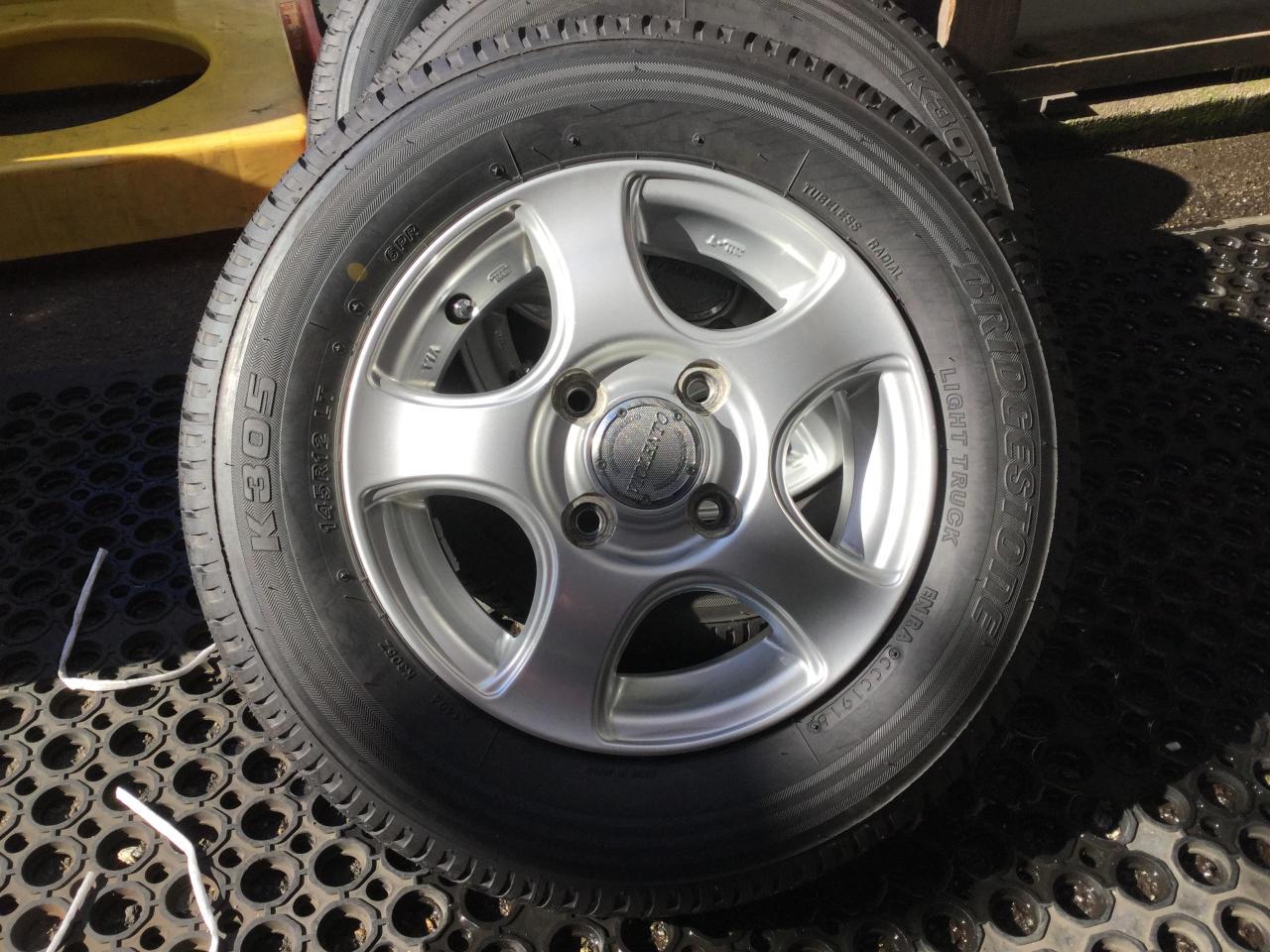 VIOLENTO + BRIDGESTONE K305 145R12 6P 4本 | カー用品 タイヤホイールセット 12インチタイヤホイールセットを通販で購入する | 中古カー＆バイク用品の ...