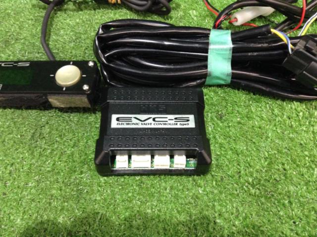 HKS EVC-S | カー用品 電装系 ブーストコントローラーを通販で購入する | 中古カー＆バイク用品の販売ならアップガレージ