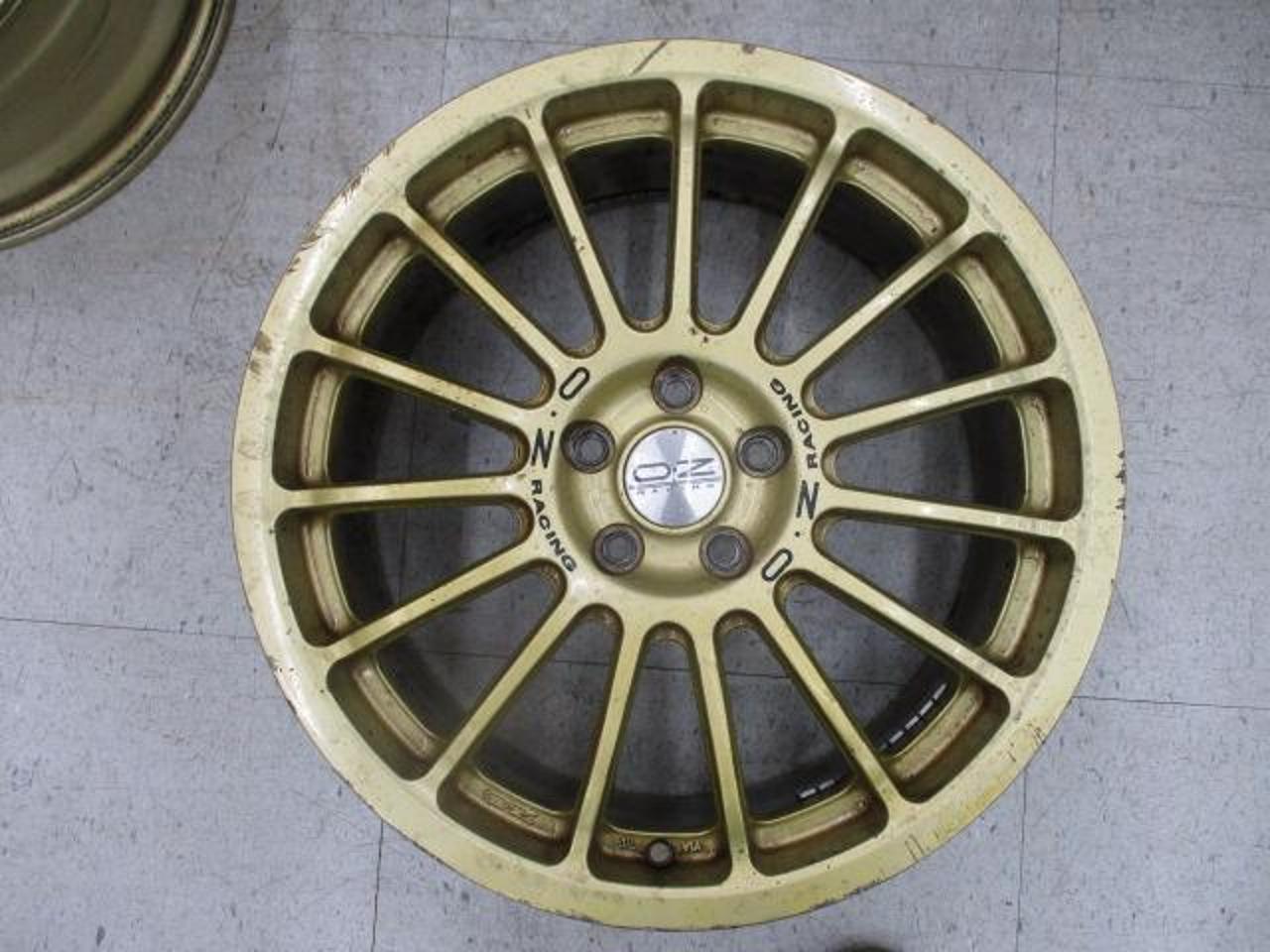 OZ RACING SUPERTURISMO LM | 中古品 | アップガレージ ホイールズ埼玉新座店 | カー用品 アルミホイール 17 ...