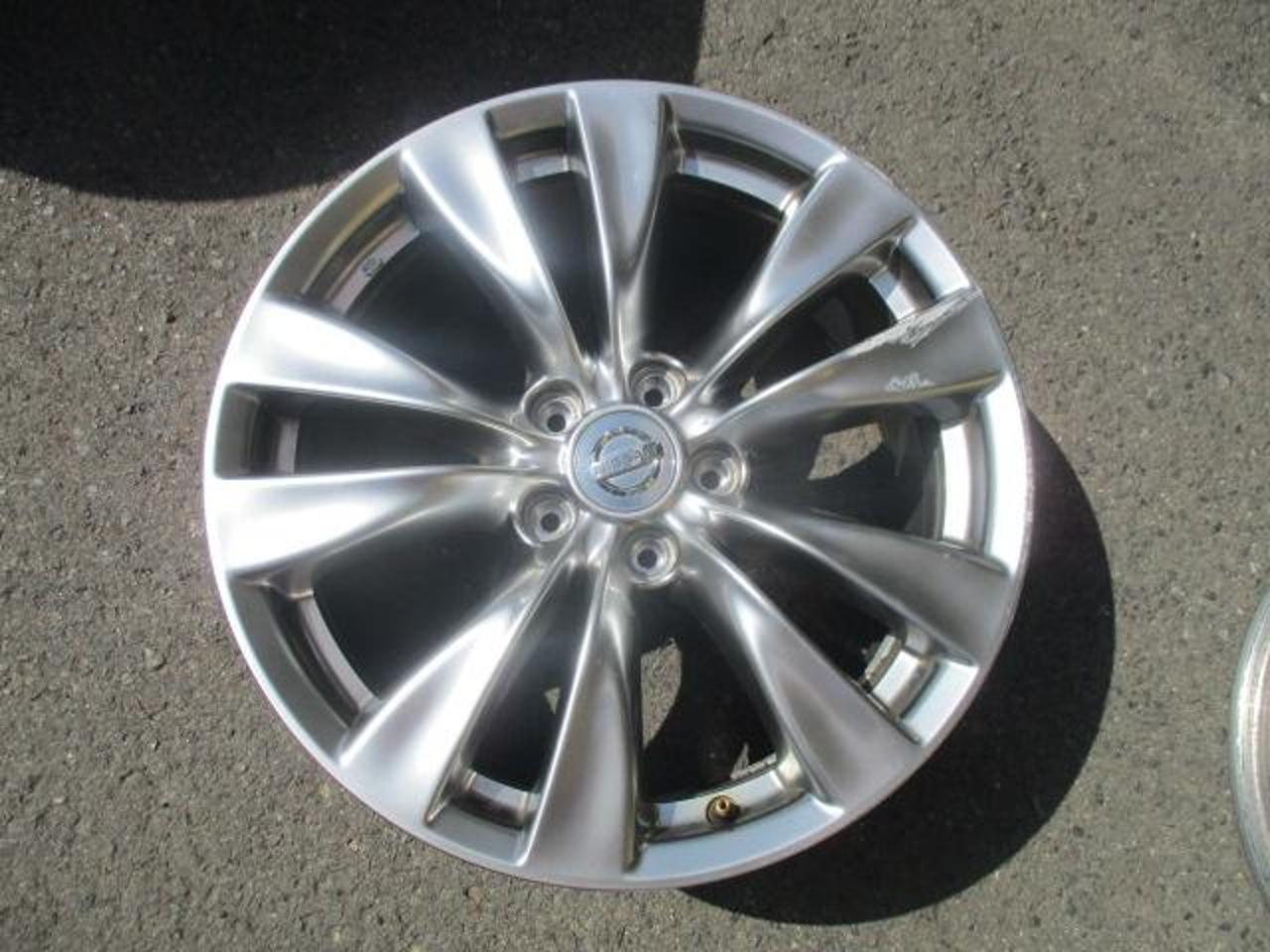 日産純正(NISSAN) Y51フーガ純正アルミホイール | カー用品 アルミホイール 18インチホイールを通販で購入する | 中古カー ...