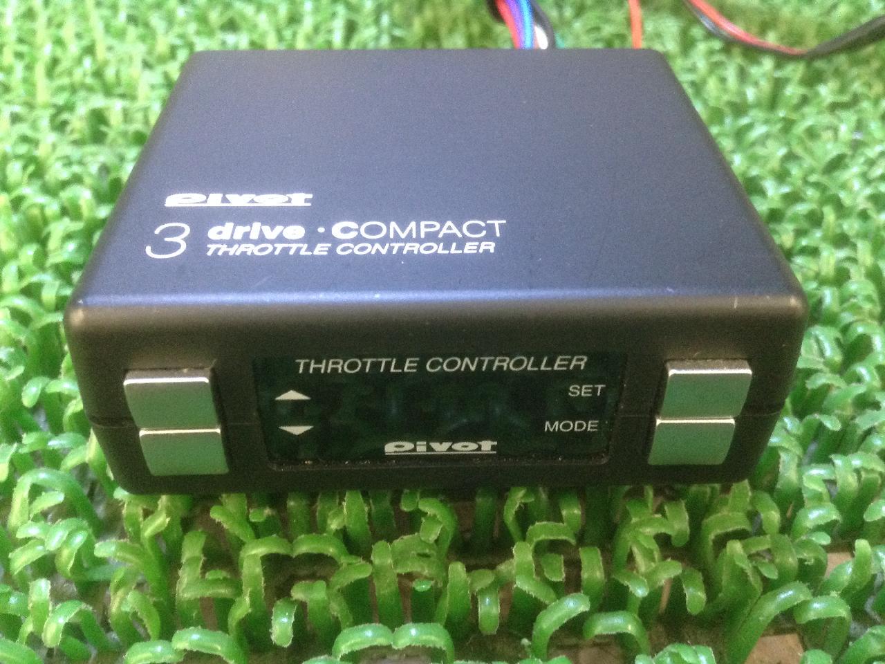 Pivot(ピボット) 3drive COMPACT THC スロットルコントローラー+ハーネス【TH-11A(DP)】 | カー用品 電装系 その他電装系の通販 | アップガレージ 中古カー ...