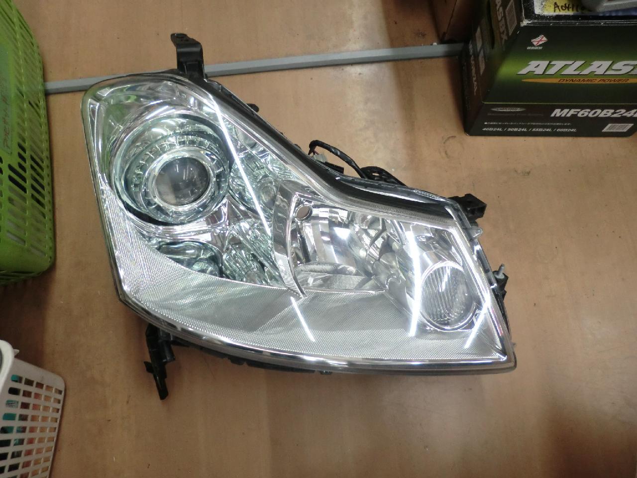 ニッサン Y50フーガXV純正 ハロゲンヘッドライト | カー用品 ボディパーツ ヘッドライトを通販で購入する | 中古カー＆バイク用品の販売 ...