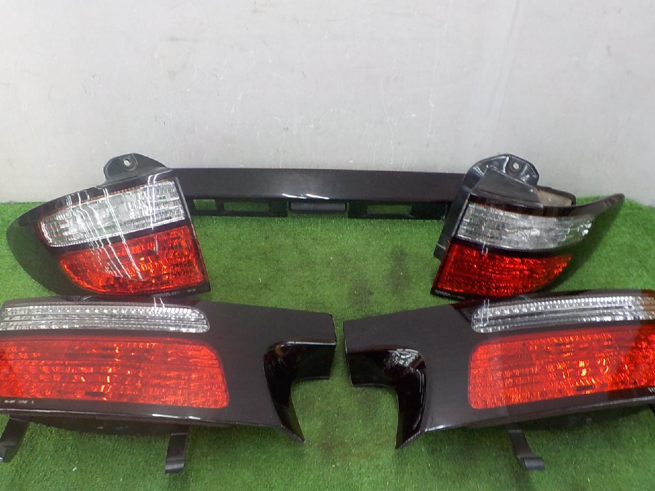 TOYOTA(トヨタ) 純正テールレンズセット【ESTIMA/30系】 | カー用品 ボディパーツ テールレンズの通販 | アップガレージ ...