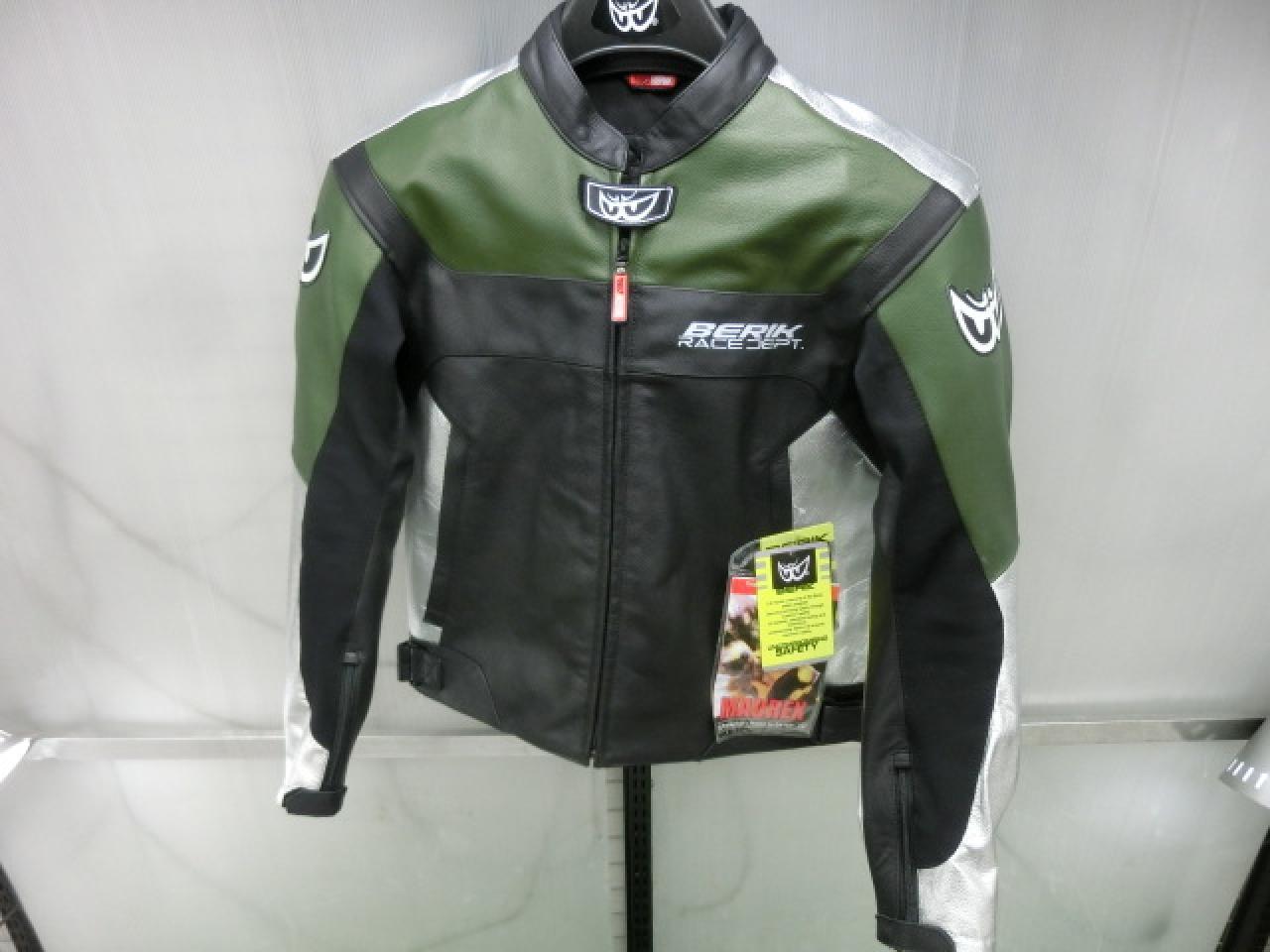 サイズ:56 BERIK(ベリック) 2.0ライディングレザージャケット グリーン/ブラック/シルバー | 新古品 | アップガレージ 横浜町田総本店 | バイク用品 ウエア レザージャケット ...