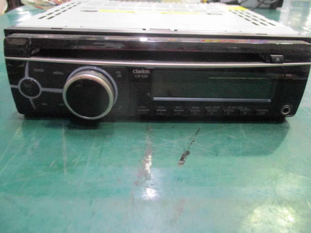 Clarion CZ102 1DIN CDチューナー | カー用品 ヘッドユニット CDチューナーを通販で購入する | 中古カー＆バイク用品の販売ならアップガレージ