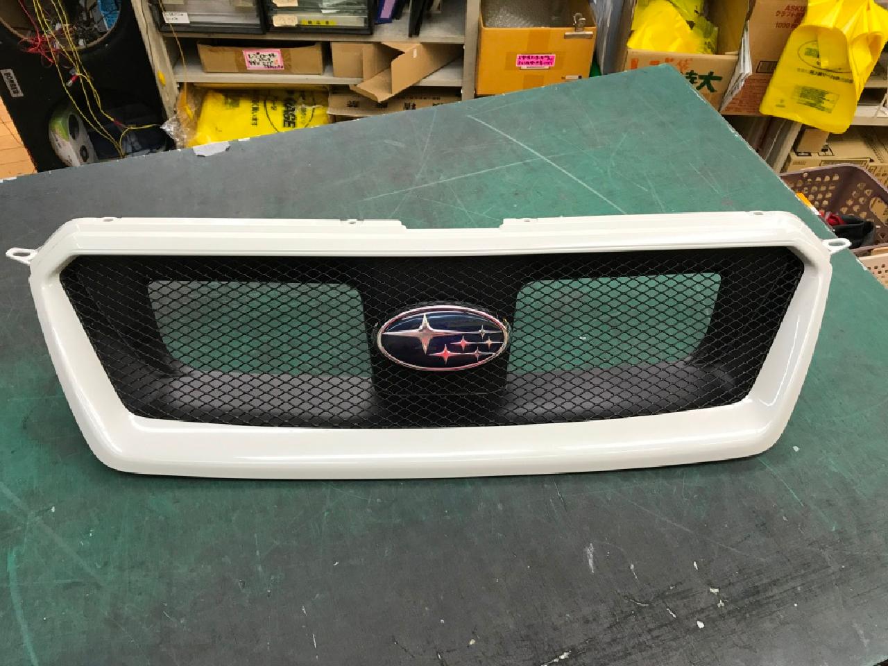 【プライスダウンб】SUBARU メッシュグリル J1010FJ000## | 中古品 | アップガレージ 岐阜店 | カー用品 ボディパーツ ...
