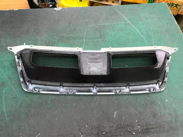 【プライスダウンб】SUBARU メッシュグリル J1010FJ000## | 中古品 | アップガレージ 岐阜店 | カー用品 ボディパーツ ...