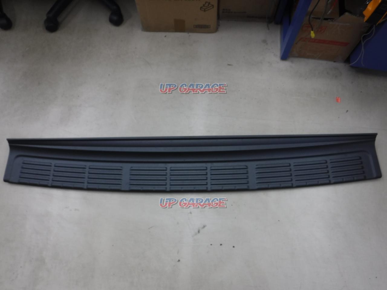 トヨタ純正(TOYOTA) ランドクルーザー200 リアバンパーステップガード(樹脂) 品番:52162-60040 | カー用品 ボディ ...