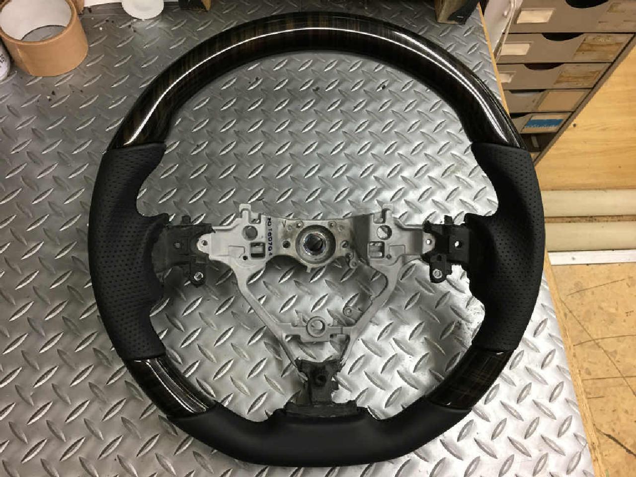 REAL ステアリング プレミアムシリーズ 【U60-BKW-BK】 80VOXY H26.1～ 他 未使用 | カー用品 インテリア ステアリングを通販で購入する | 中古カー＆バイク用品の ...