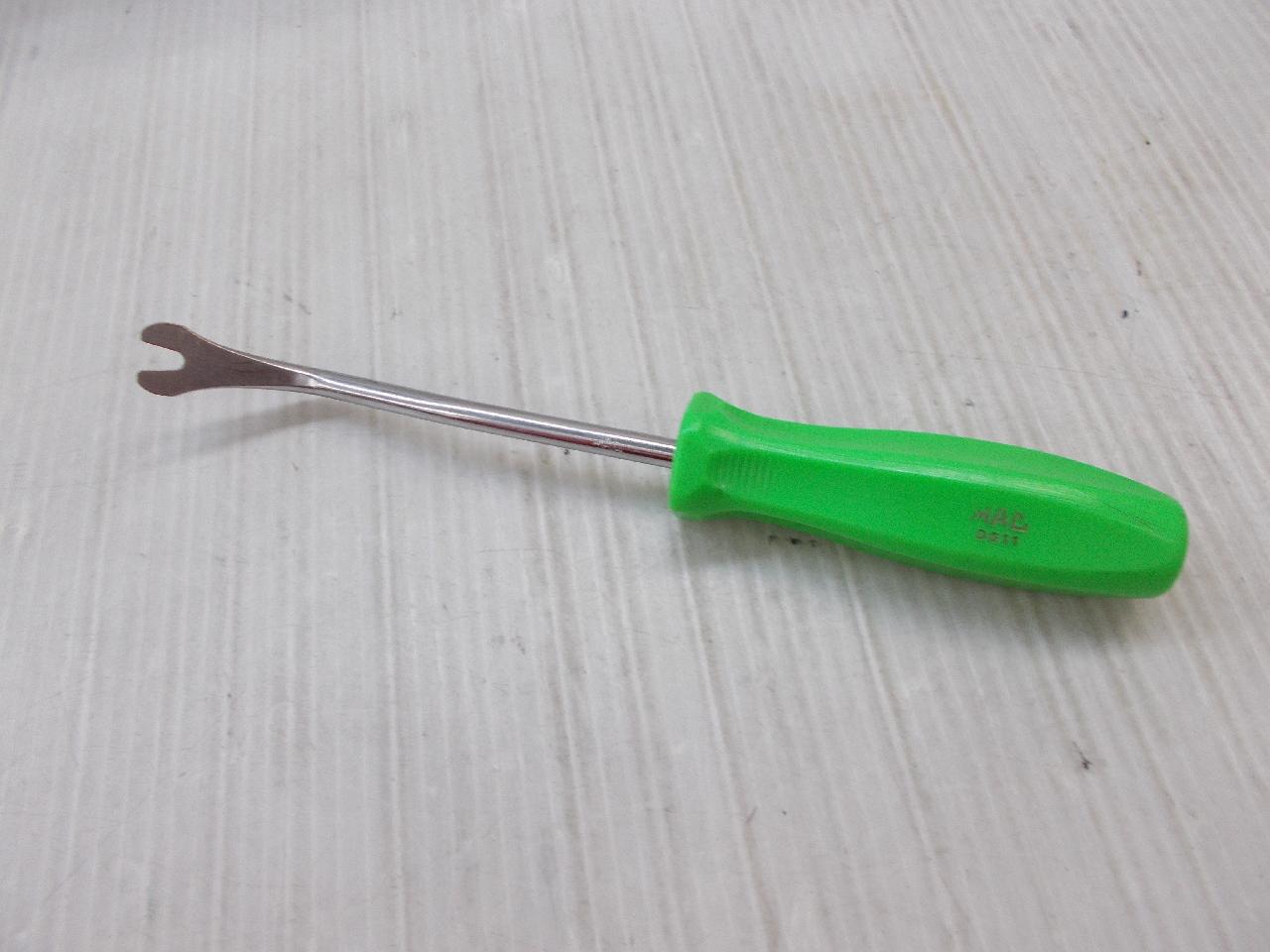 MAC TOOLS 内張りはがし小 UR0 | 中古品 | アップガレージ 熊本店 | カー用品 メンテナンス 工具を通販で購入する | 中古カー＆バイク用品の販売ならアップガレージ