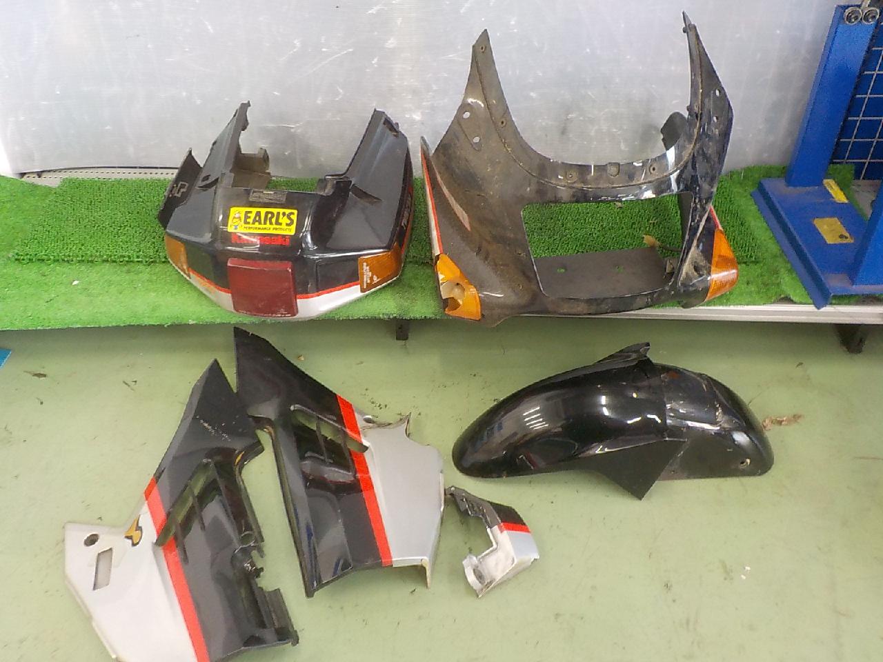 KAWASAKI(カワサキ) 純正カウルセット ZX10(’88) | 中古品 | アップガレージ 横浜町田総本店 | バイク用品 外装 その ...