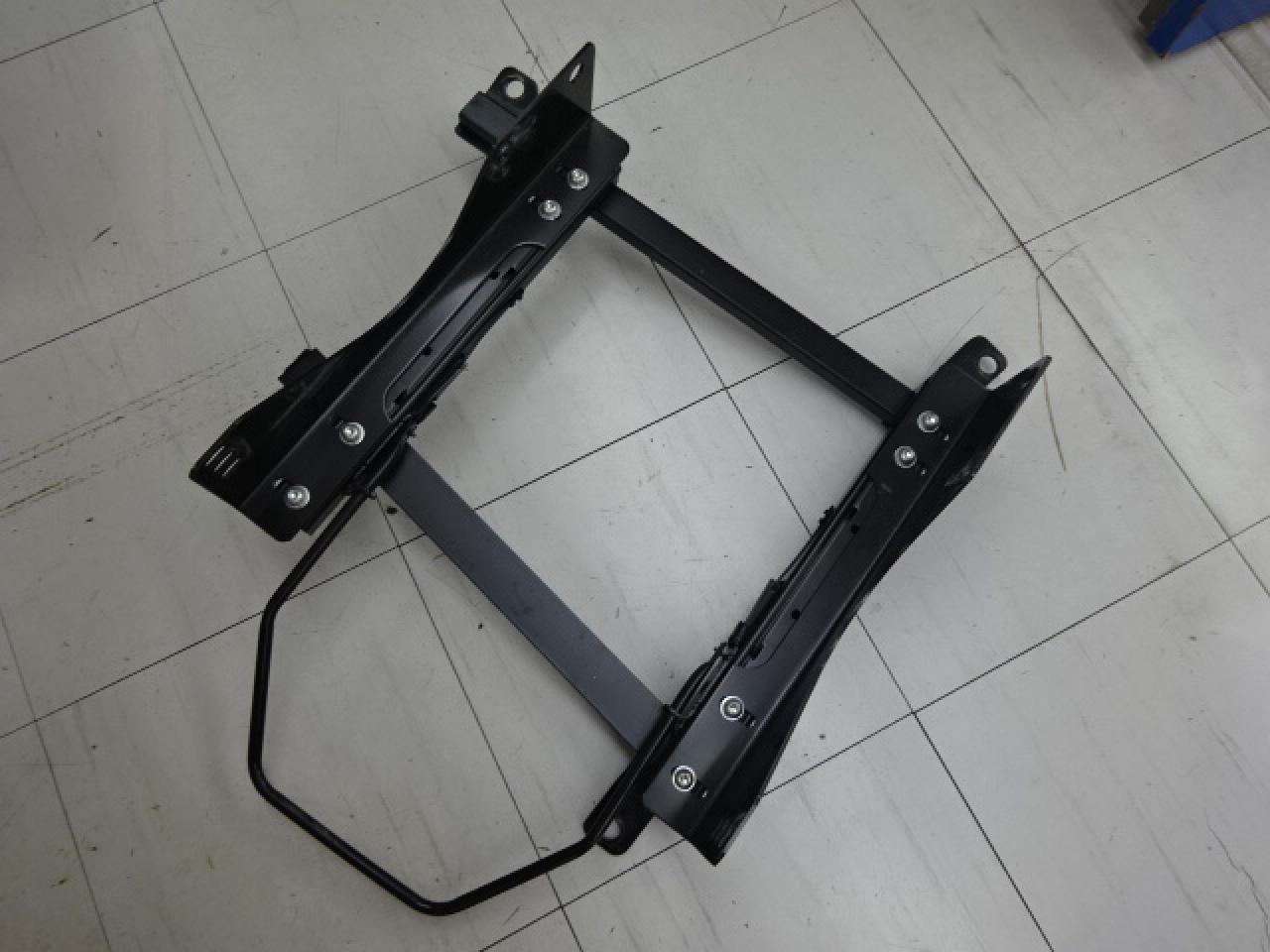 BRIDE LF-Type (運転席) RX-8 SE3P | カー用品 シート シートレール(ブリッド)を通販で購入する | 中古カー＆バイク用品の販売ならアップガレージ