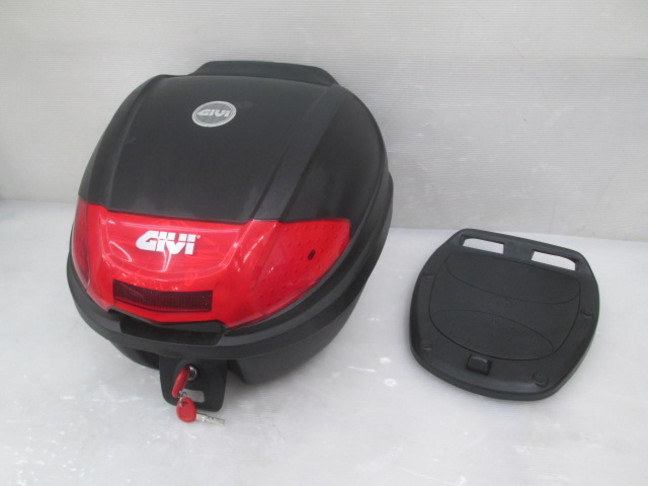 GIVI 30L TYPE E300シリーズ 1ボタンタイプ トップケース バックレスト付き 汎用 容量30L | バイク用品 ツーリング用品 BOX(二輪)を通販で購入する | 中古カー ...