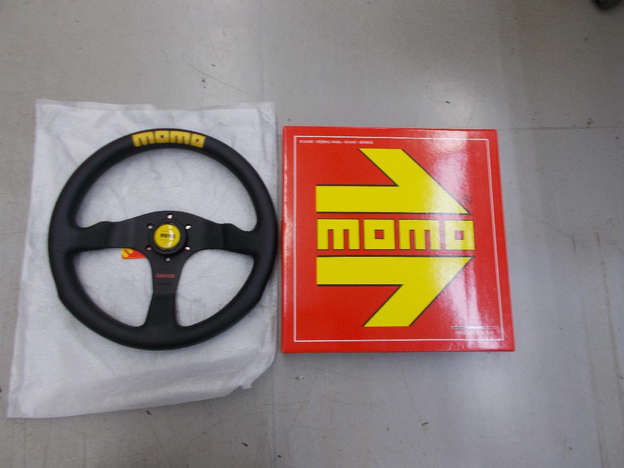 MOMO COMPETITION C-71 | カー用品 インテリア ステアリングを通販で購入する | 中古カー＆バイク用品の販売ならアップガレージ