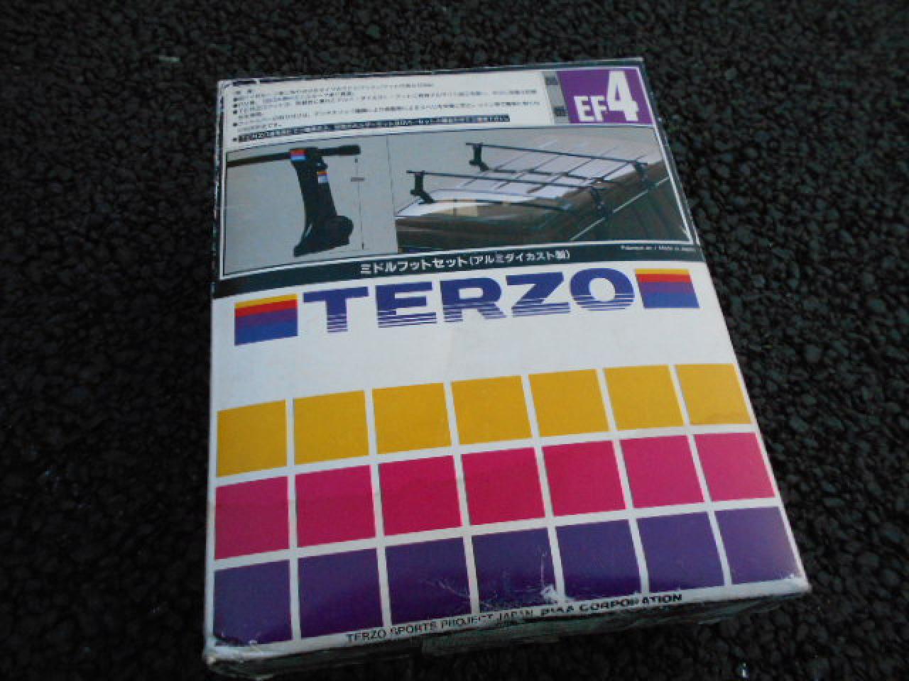 TERZO(テルッツォ) EF4 雨どい車用ベースフット | カー用品 キャリアを通販で購入する | 中古カー＆バイク用品の販売ならアップガレージ