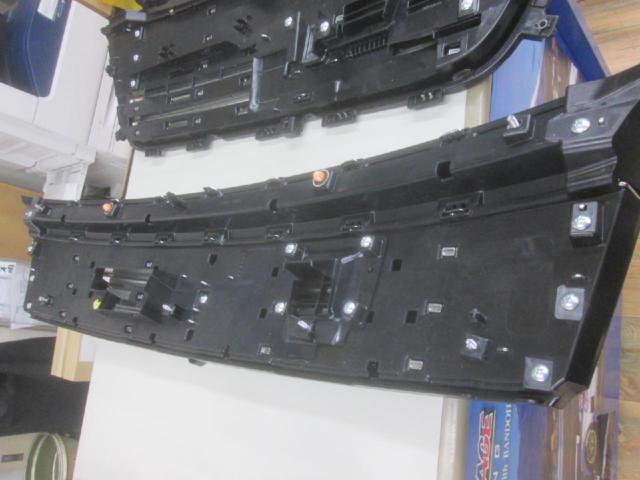 SUZUKI スズキ スペーシアカスタム純正 フロントグリル MK53 2/2 | カー用品 ボディパーツ グリルを通販で購入する | 中古カー＆バイク用品の販売ならアップガレージ