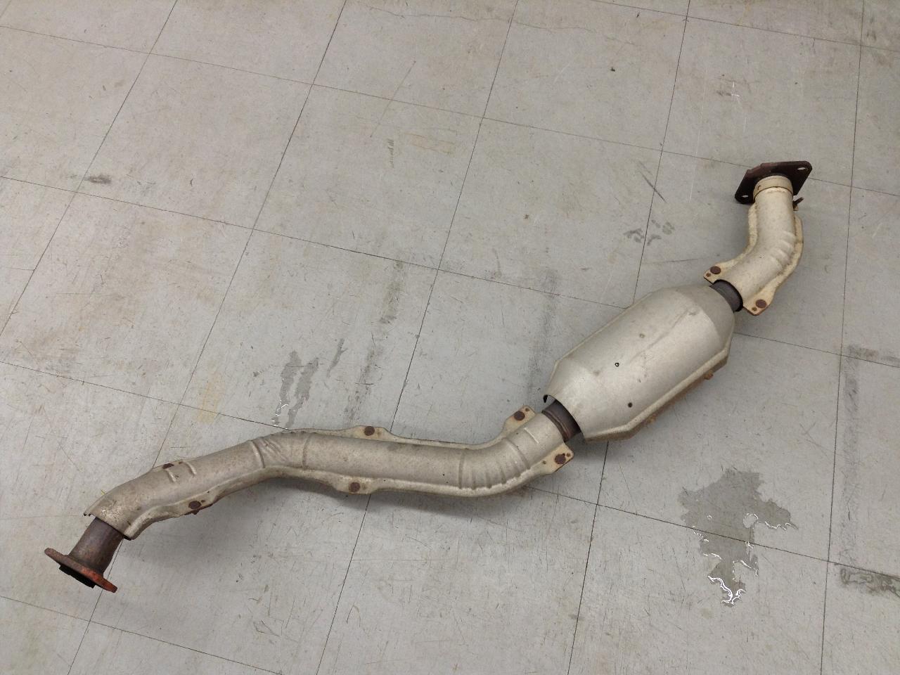 NISSAN E51エルグランド純正触媒 | 中古品 | アップガレージ 越谷店 | カー用品 吸気・排気系 触媒/キャタライザーを通販で購入 ...