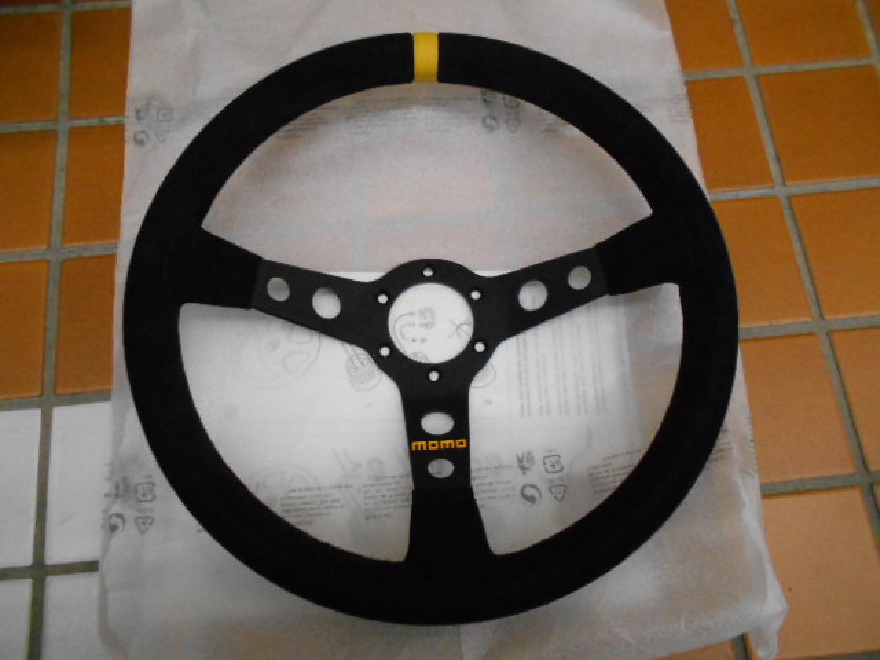 MOMO MOD.07 M-42 | カー用品 インテリア ステアリングを通販で購入する | 中古カー＆バイク用品の販売ならアップガレージ