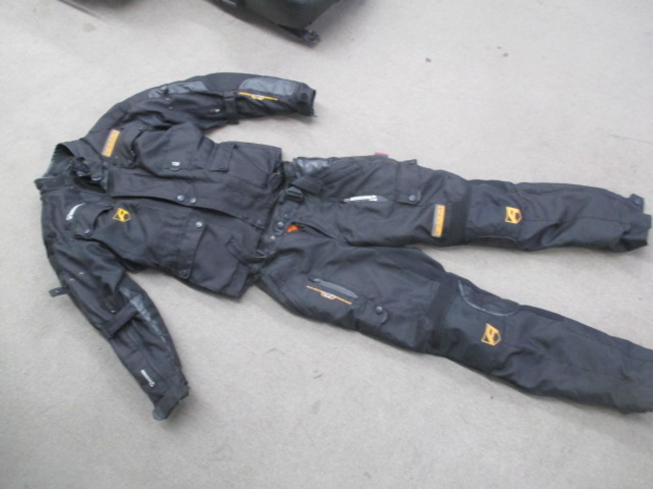 AKITO DESERT ウインタージャケット ジャケット&パンツセット ※チャックのほころび有。 | バイク用品 ウエア ジャケット(二輪 ...