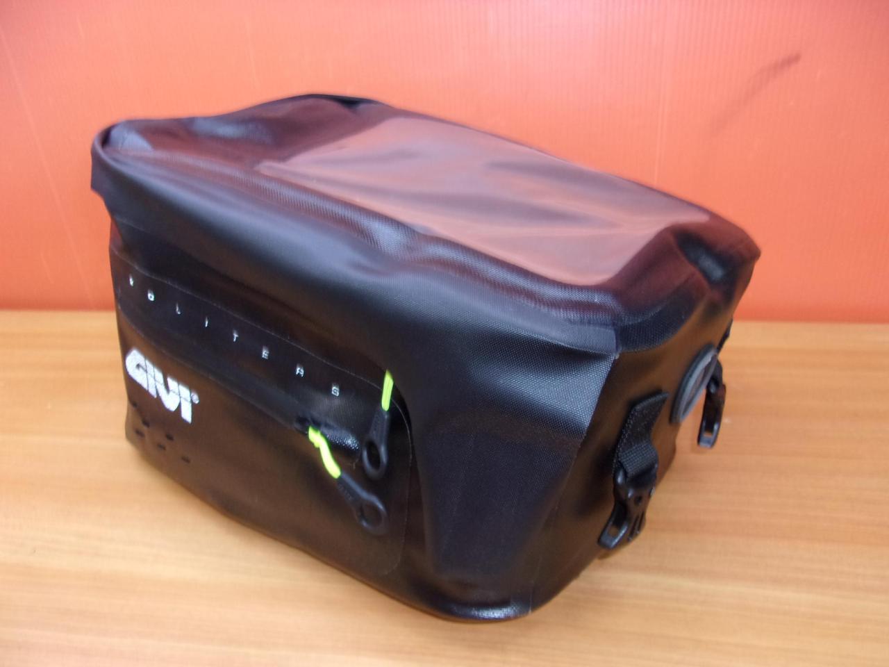 GIVI(ジビ) 防水タンクバッグ 汎用 | バイク用品 ツーリング用品 バッグ(二輪)を通販で購入する | 中古カー＆バイク用品の販売なら ...